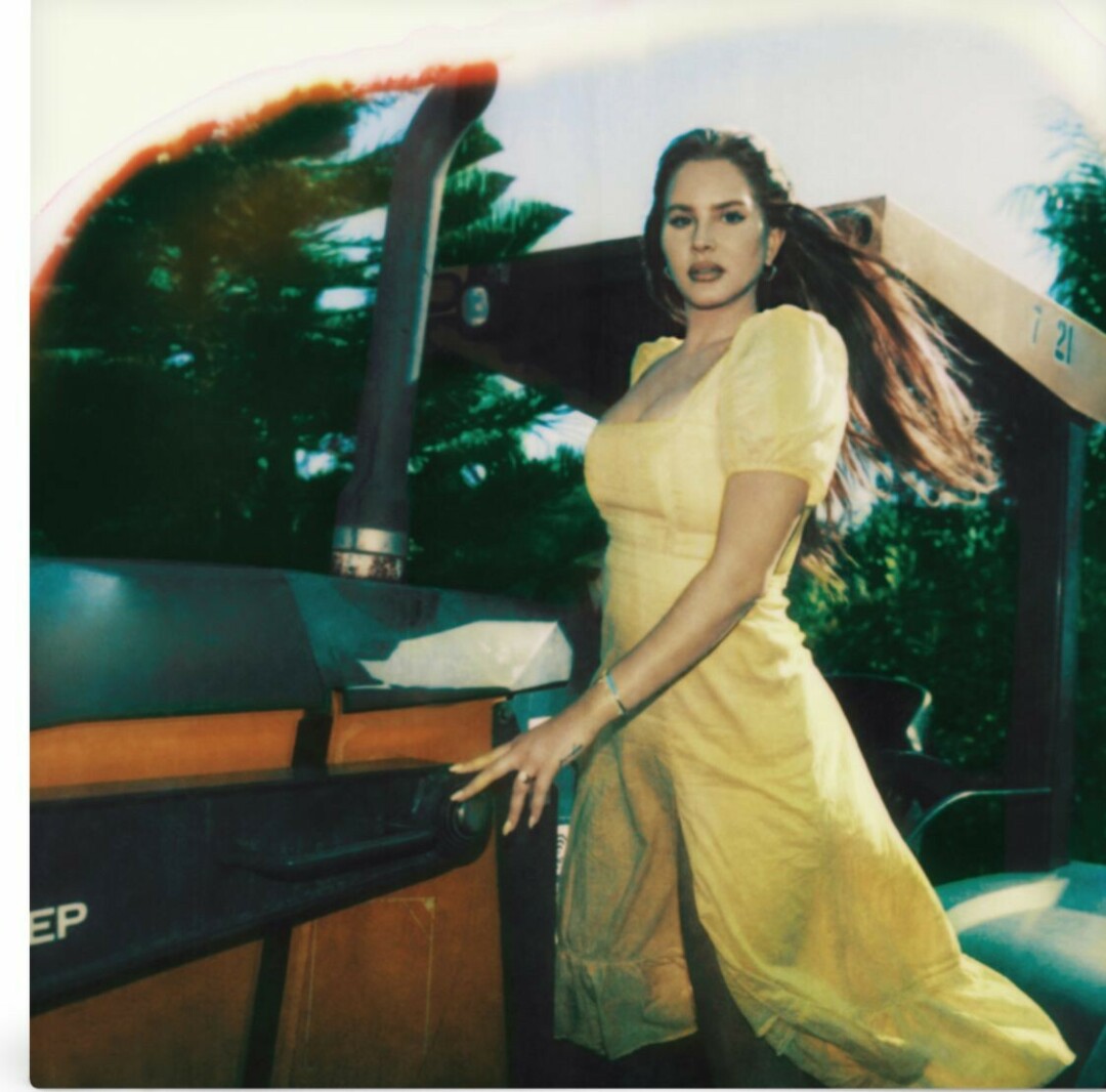 Lana Del Rey Shows Us Her Relatable Side With Her Latest Album ‘Blue ...